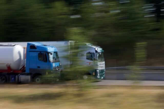 Semi-Truck Speed Regulators Role In Preventing Accidents